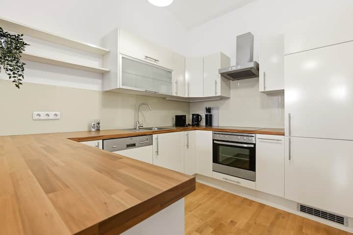 Alpena Homes: Zentrum | Sehr Geräumig | Küche - Linz