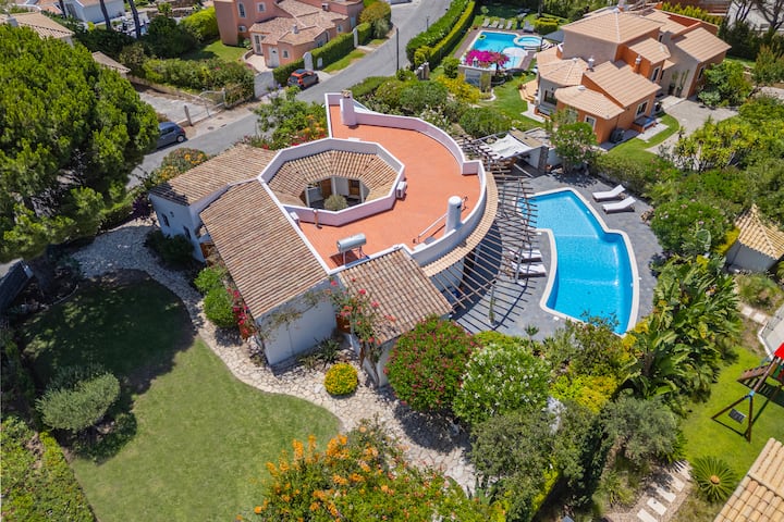 Vilamoura 4-bedroom Private Pool Villa - Vilamoura