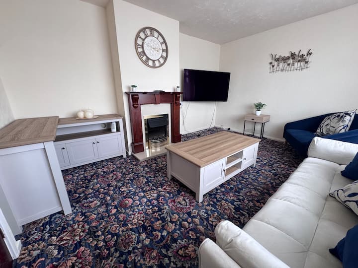 Welcoming 3bdr Home Nr Royal Hospital Chesterfield - Chesterfield