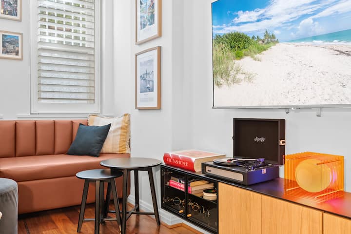 Vinyl & Vibes | Hidden Gem Minutes To Sydney Cbd - Surry Hills