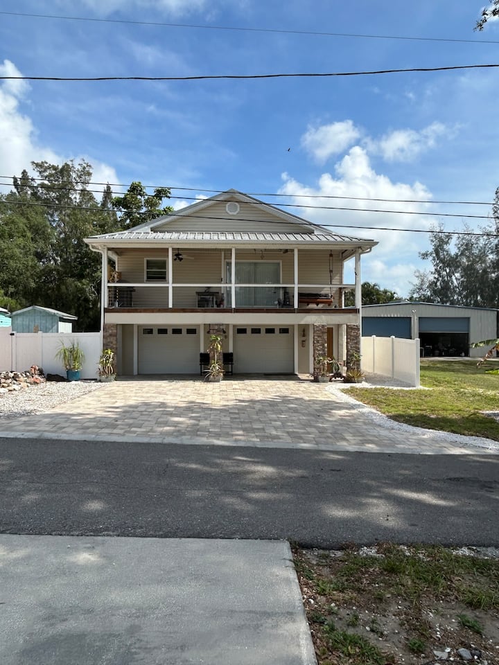 Serenity Stay Tarpon Springs - Tarpon Springs, FL