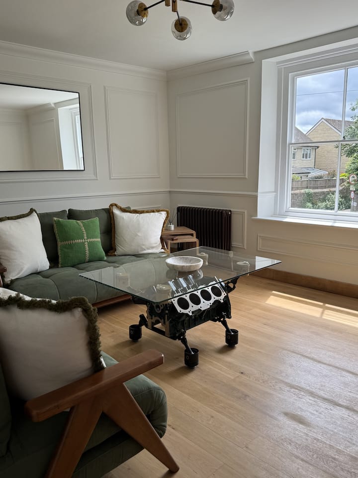 Luxury Witney Apt Cotswold Charm & Stylish Comfort - Witney