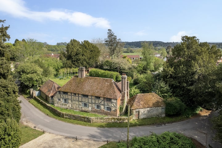 Luxury Countryside Home In South Downs - Midhurst