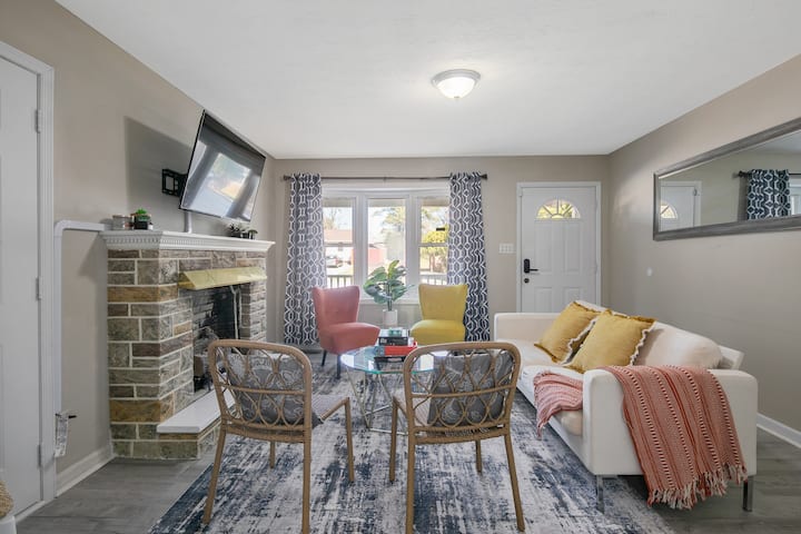 Prime Location | Minutes To Resturants And Shops - Fayetteville