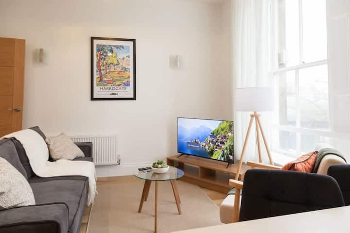 Harrogate Relocation Stay | Town Centre Flat - Harrogate