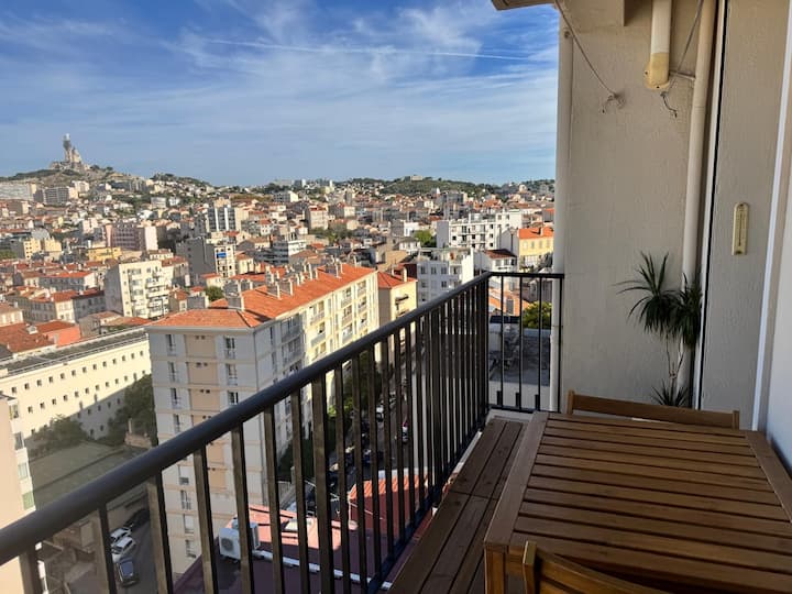 Cocon Bohème Avec Vue Sur Notre Dame De La Garde - Marsella