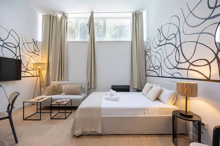 Oceans Apartment | Modern Stay | Near Plaza Norte - San Sebastián de los Reyes