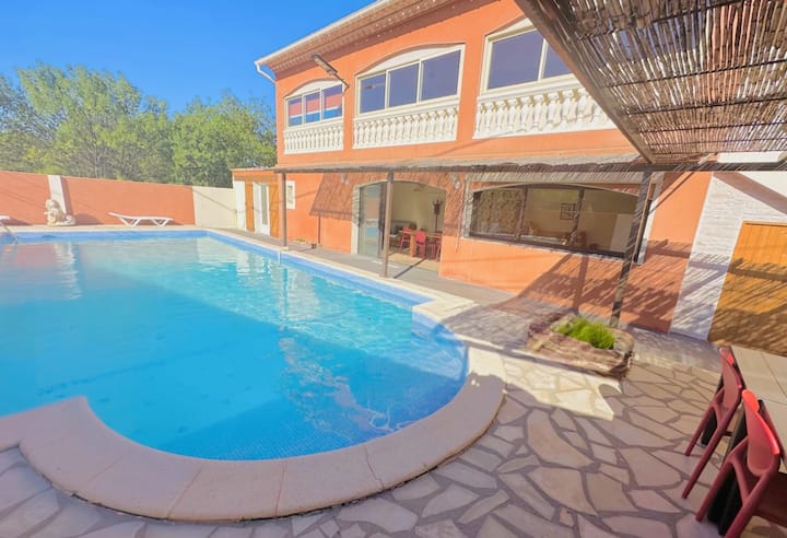 Gite Avec Piscine 8 à 14 Pers. - Clermont-l'Hérault