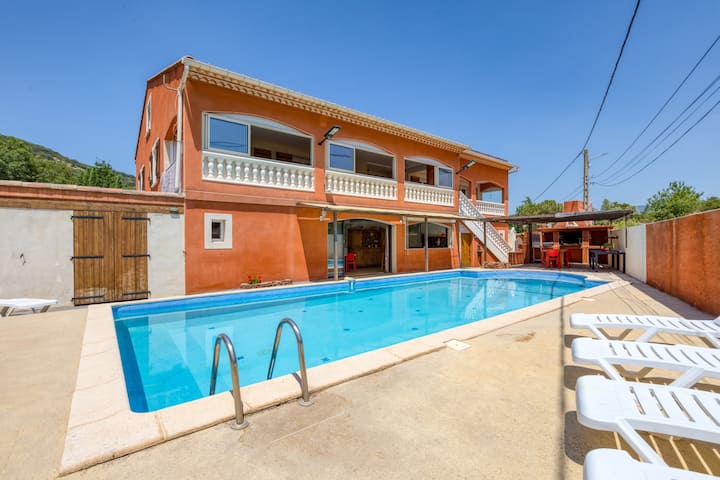 Gite Avec Piscine 8 à 14 Pers. - Clermont-l'Hérault