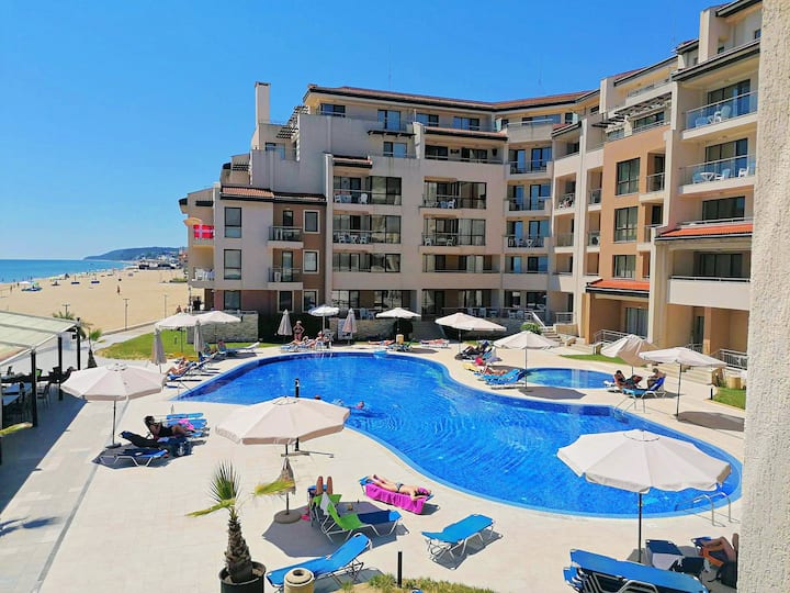 Beachfront Family Apartment For 8 Guests | Obzor - Obzor