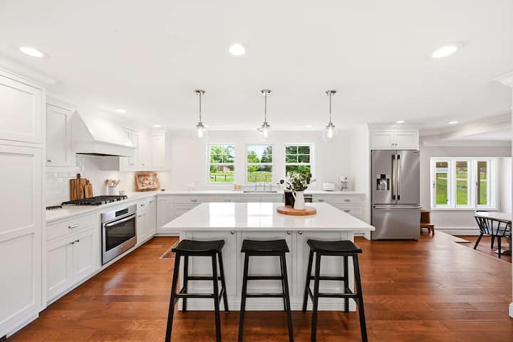 Charming Farmhouse With Incredible Mountain Views - Boulder, CO