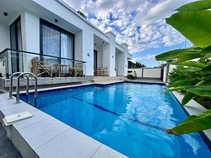 Modern 2 Bdrm Apt Pool View - Mbezi Beach - Tanzanie
