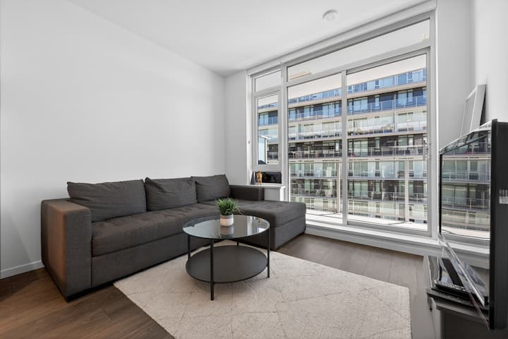 Bright 1b+1b Condo/central Richmond - Delta