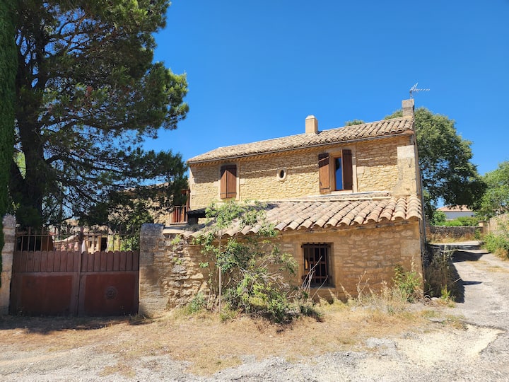 Mas Authentique De 250 M² à 5 Min Du Pont Du Gard - Remoulins