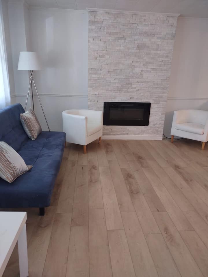 Spacious Family Home Near Niagara Falls 6 Parkings - St. Catharines
