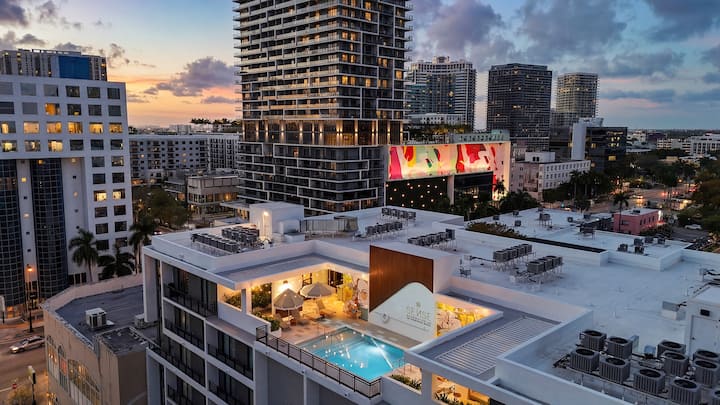 New Luxury Hotel | 2br Suite W/ Balcony | Sense28 - Miami, FL