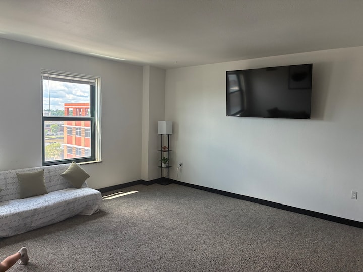 Cozy Apartment Overlooking Lake Michigan! - Two Rivers, WI