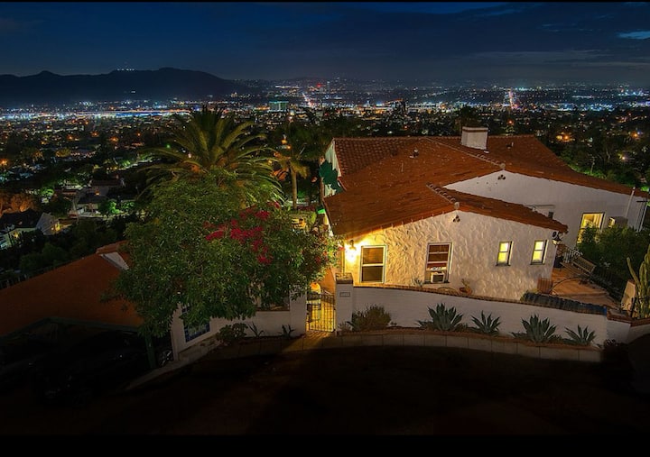 Hillside Home With Gorgeous Views - Burbank, CA