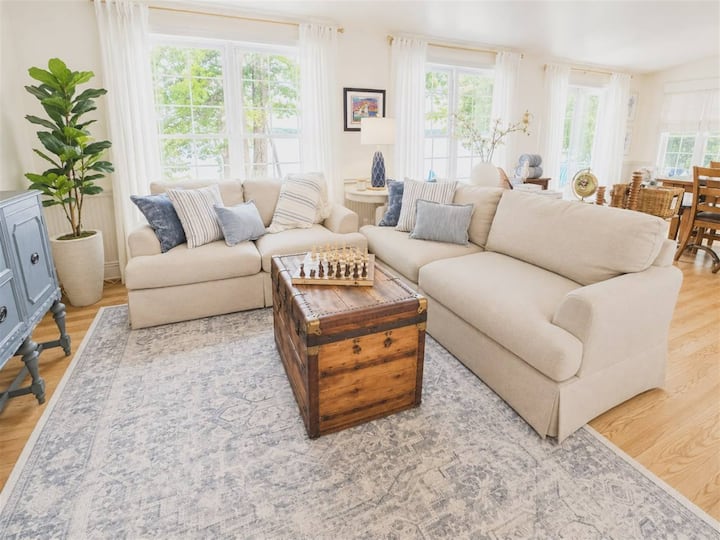 Lakeside Retreat W Jacuzzi · Dock & Fire Pit - Old Town, ME