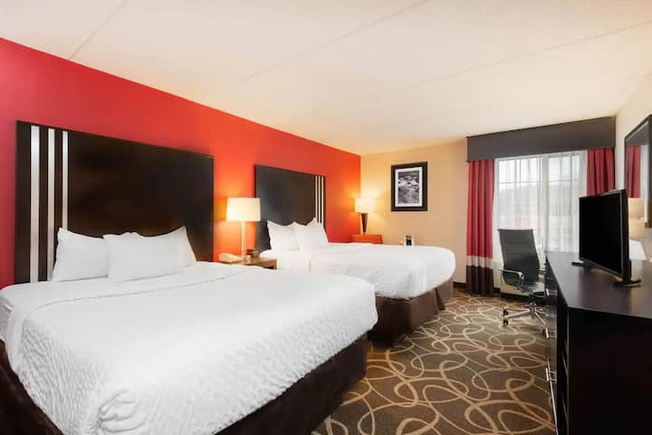 La Quinta Summersville | 2 Queen | Lighthouse - Summersville, WV