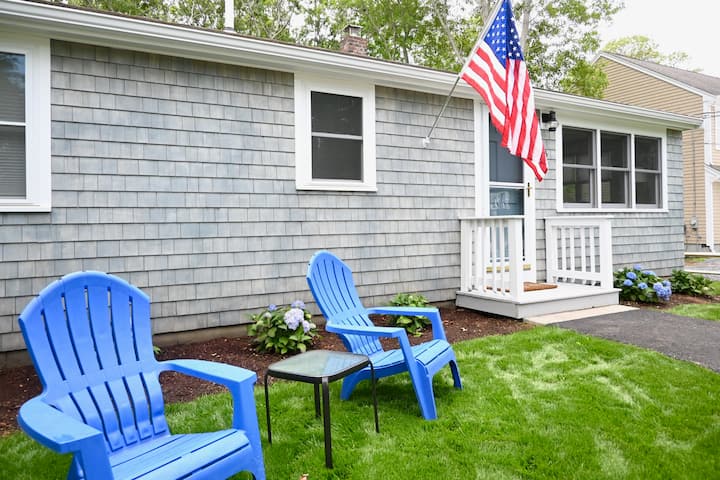 Raynor Shine | Walk To Beach | Dog Friendly - Falmouth, MA