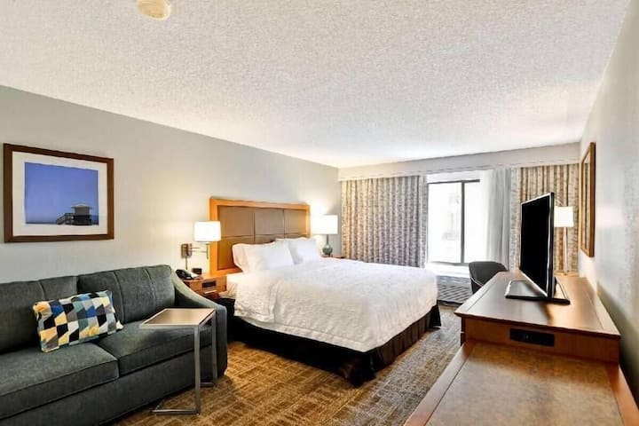 Perfectly Placed Room | 3.2mi To Boca Raton Museum - Delray Beach, FL