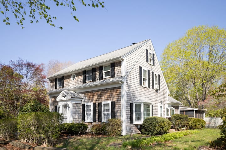 Cape House - Mashpee, MA