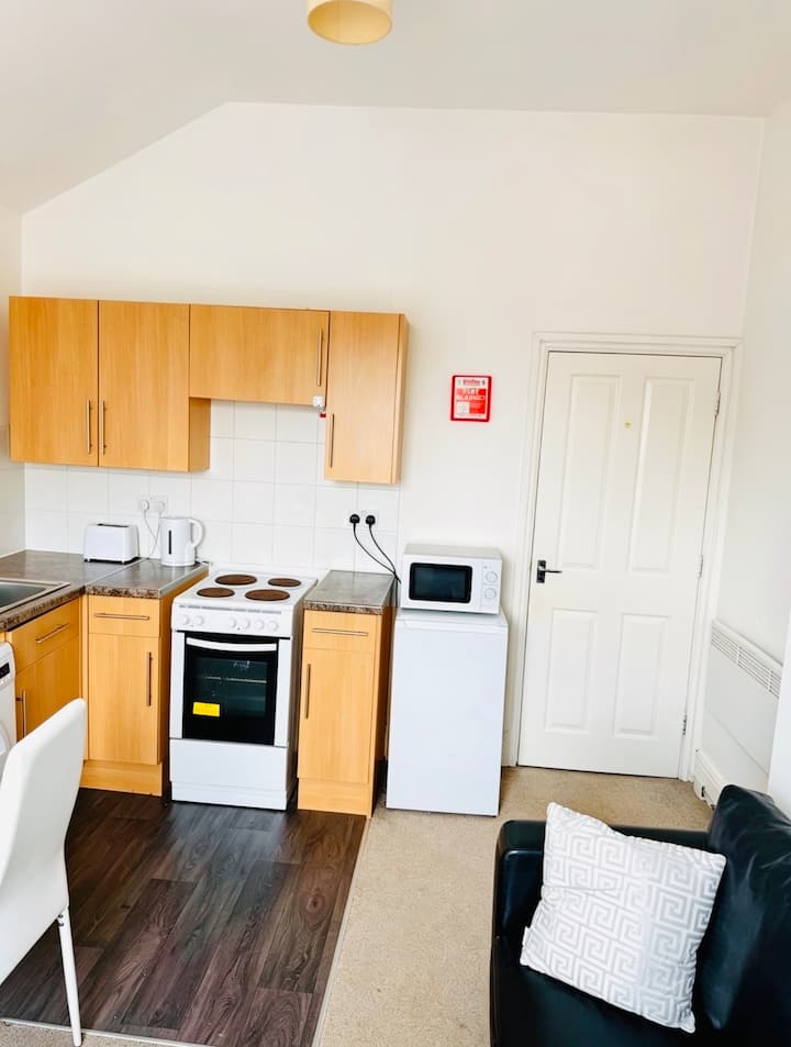 Modern One-bedroom Studio Near The City Centre - Coventry