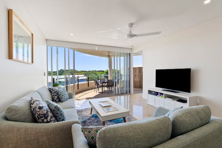 Bright & Spacious Roof Top - 2 Bedroom Apartment - Cabarita Beach