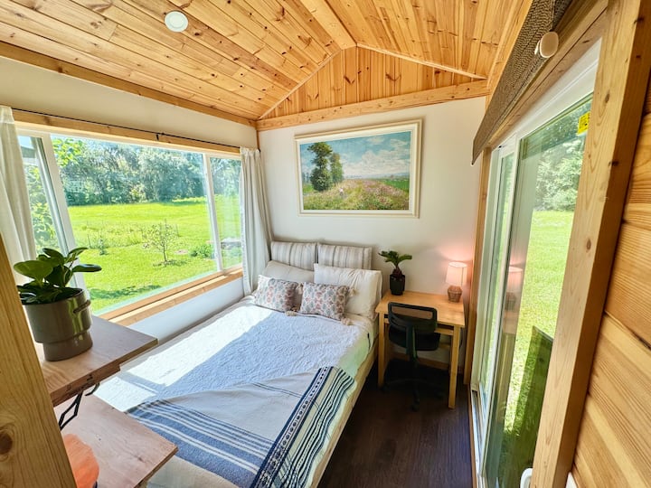 Vrinda Tiny Home ~ Homestead Escape - Florida