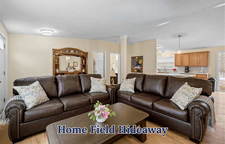 Expansive Sports Fields, Trails & Hot Tubs Retreat - Michigan