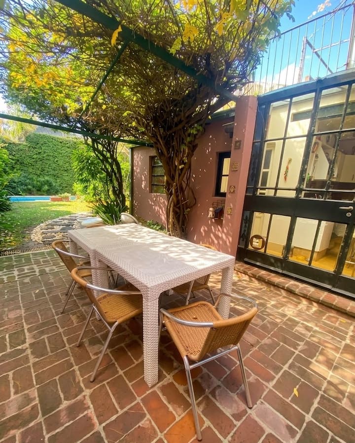 Casa Ariel, Amplia Casa De Dos Pisos - Buenos Aires
