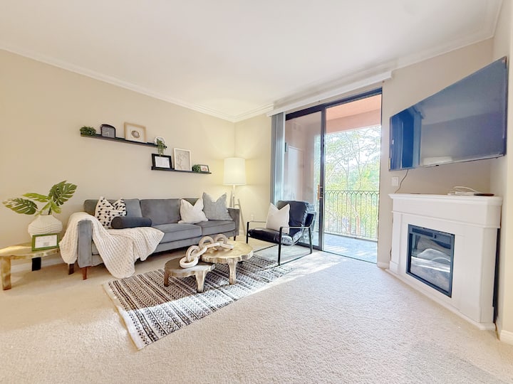 Near Irvine 3b2b Luxury Apartment Walking Spectrum - Lake Forest, CA