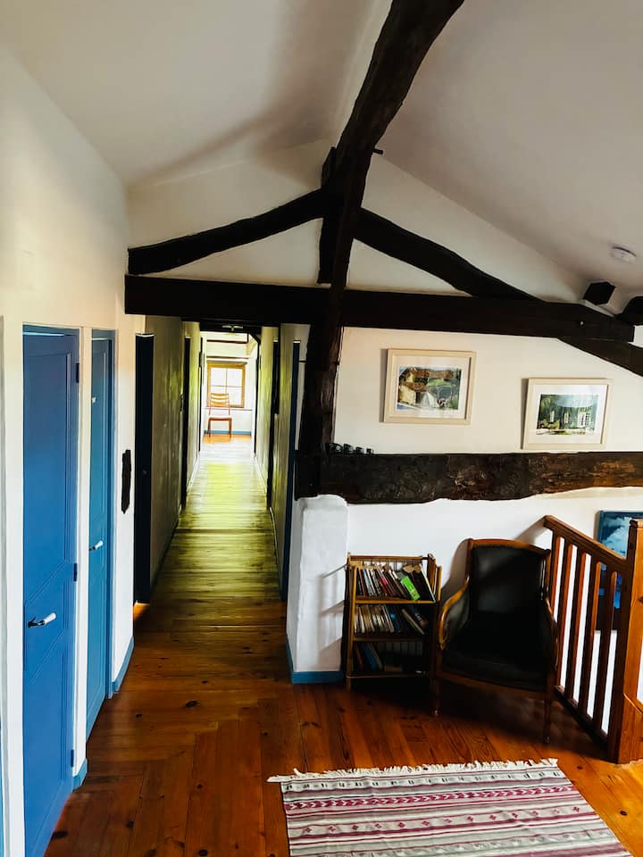 Private 12th C. Post House Sleeps 27 In 13 Rooms - France