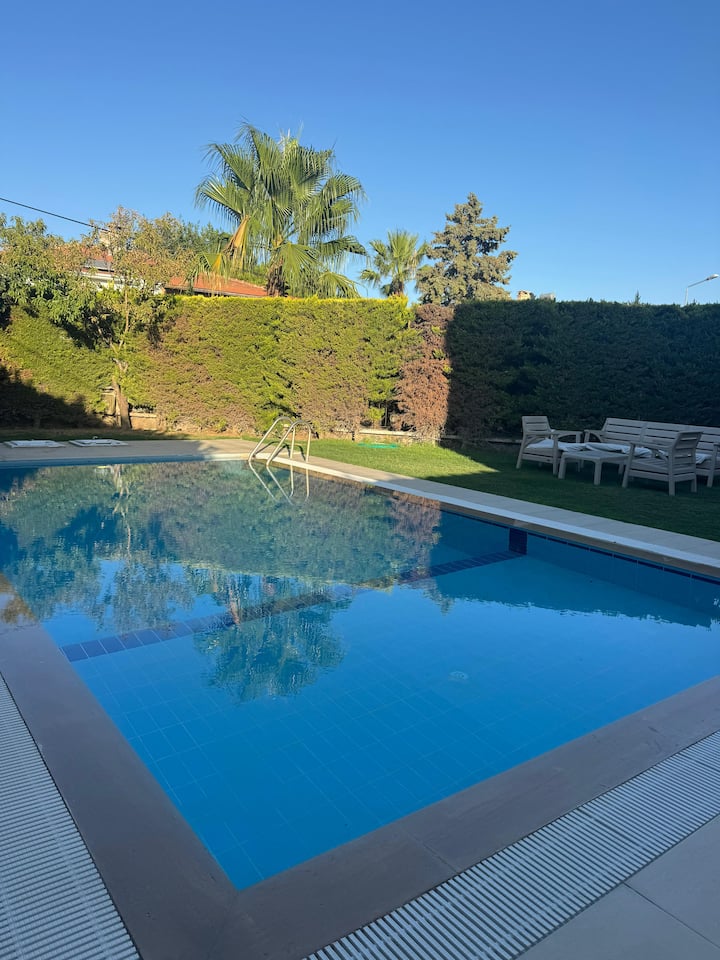 Alaçatı Villa 3 / 3+1 ÖZel Havuzlu - Çeşme