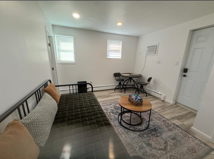 1 Bedroom Apartment Near Nyc! - West New York, NJ
