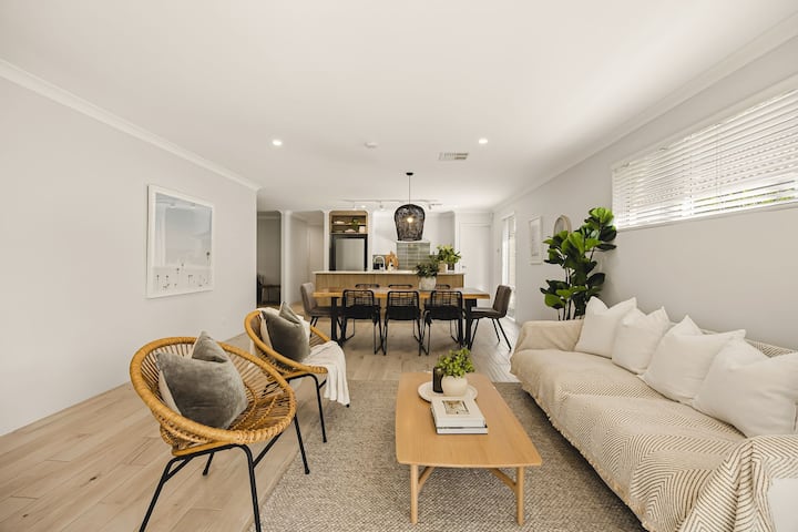 4br | Kids Toys | Airport | Costco | Swan Valley - Greenmount