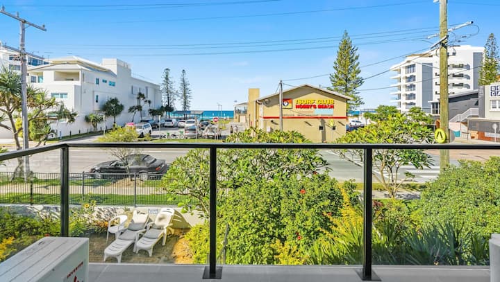 Ocean View Apartment | Steps To Mermaid Beach - Gold Coast