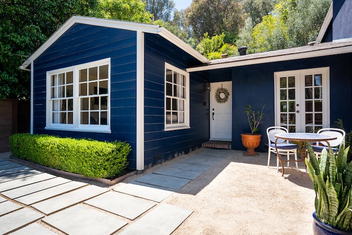 Sunny Family Home In The Heart Of Laurel Canyon - West Hollywood, CA