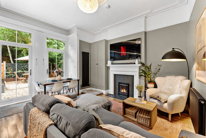 Stylish Redhill Retreat | Near Gatwick Airport - Redhill