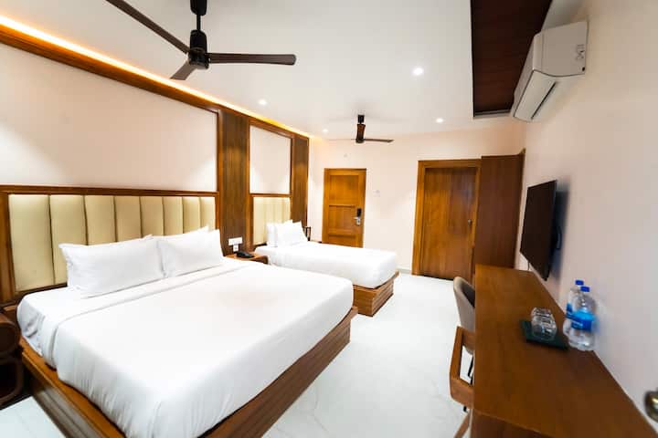 Family Suite With Sea View Balcony - Rameswaram