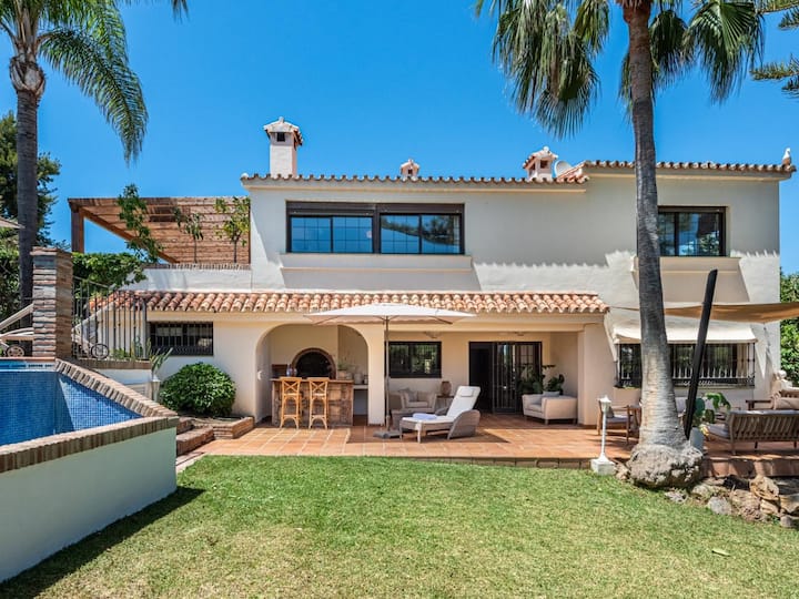 Spacious Private Villa Amapolas - Marbella