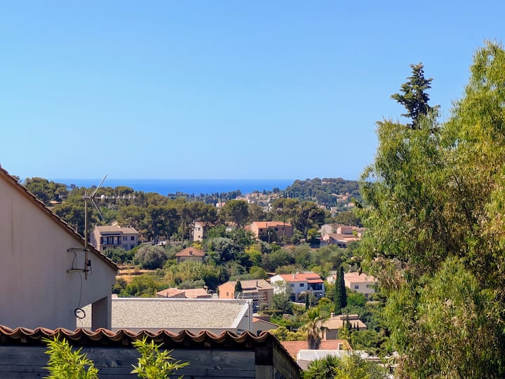 Appartement Vue Mer, Avec Balcon & 2 Parkings - La Garde