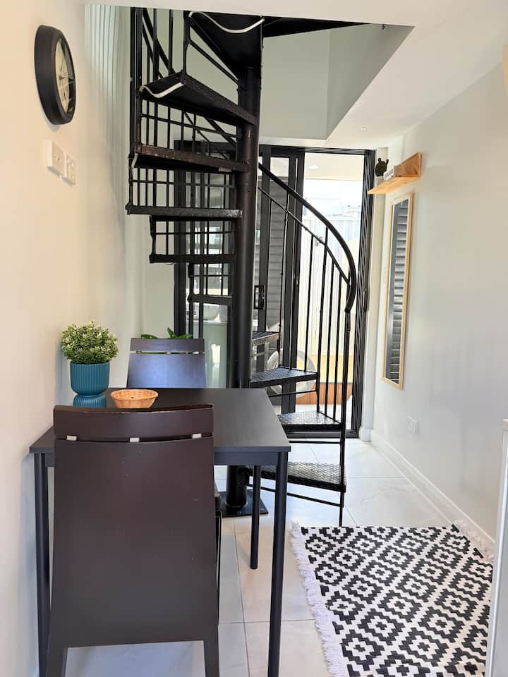 Unique Boutique Place In Convenient Location - Sydney