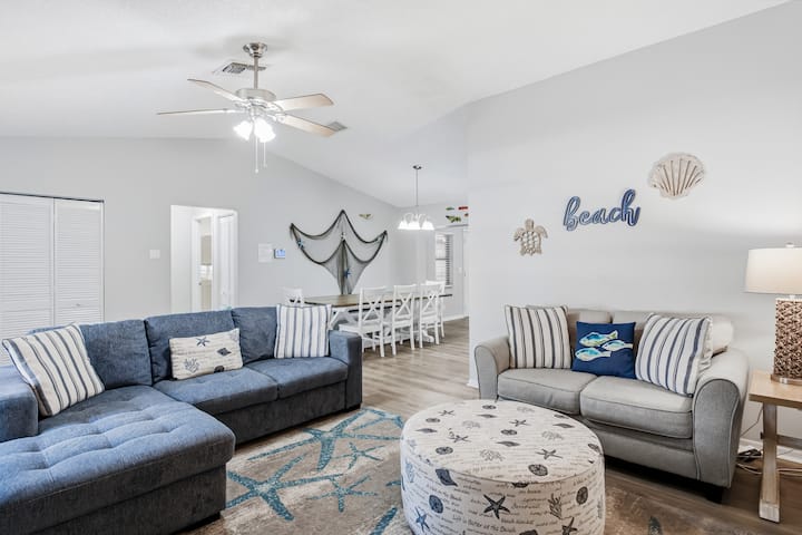 Beachy Breeze- Large Largo Home With A Pool! - Largo, FL