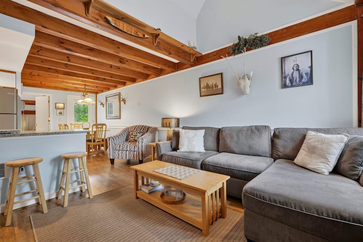 Post & Beam Condo 6 Min To Sunday River - Bethel, ME