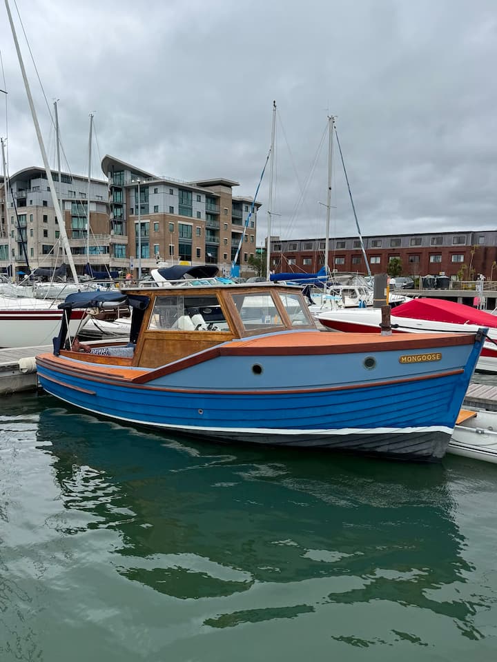 Boat Tours Of The Islands And Stays In Marina - Sandbanks