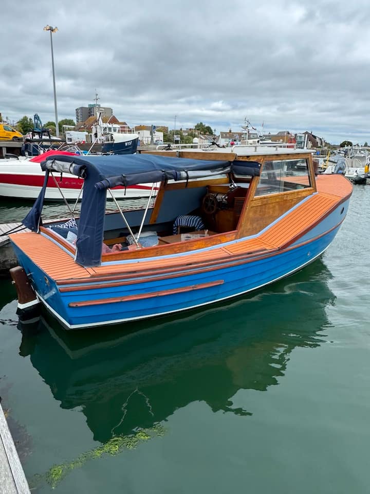 Vintage Yacht On Poole Quay - Sandbanks