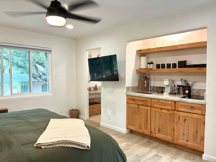 Room In Carmel Valley - Big Sur, CA