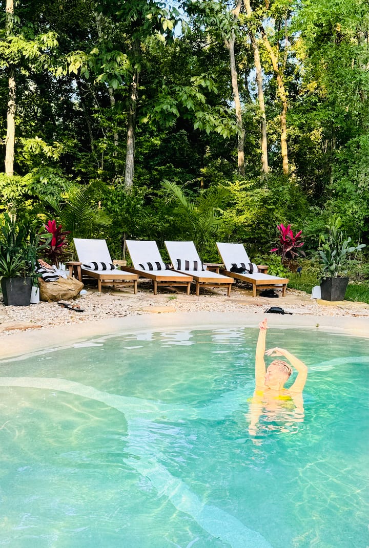Tropical Oasis Pool And Cabana - Smyrna, TN